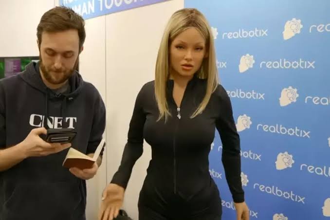 Meet the Realbotix Robots: Less Robot, More Human - NEWS NEST