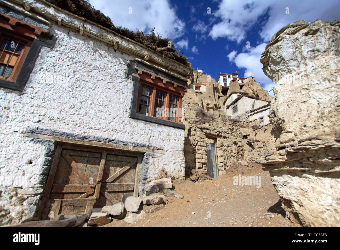 How Tibetans Survive Freezing Winters in Traditional Stone Houses ...